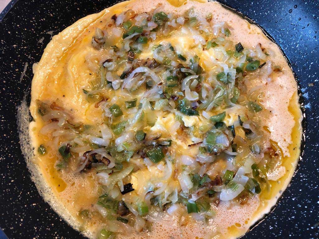 Recette d'omelette aux oignons nouveaux
